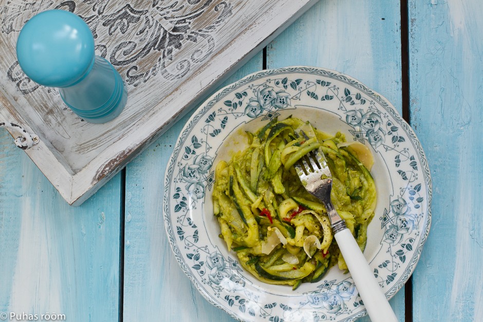 Läätsesalat granaatõunaseemnete ja tallekarreega – Puhas rõõm